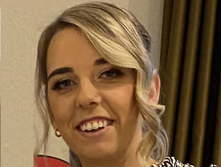 Aisling De Barra – MIDNIGHT – The Galway Review